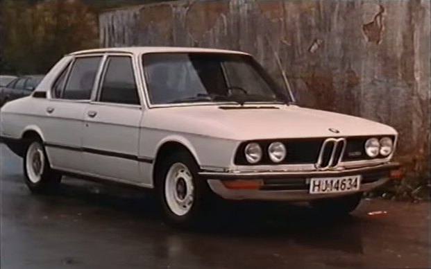 IMCDb.org: 1975 BMW 5 [E12] in "Farlig farvann, 1995"