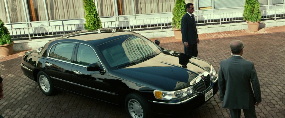 IMCDb.org: 1998 Lincoln Town Car in "The Expendables 3, 2014"