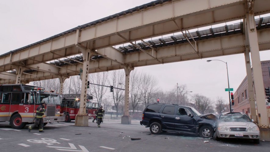 IMCDb.org: 2000 Chevrolet Tahoe [GMT820] in "Chicago Fire, 2012-2024"