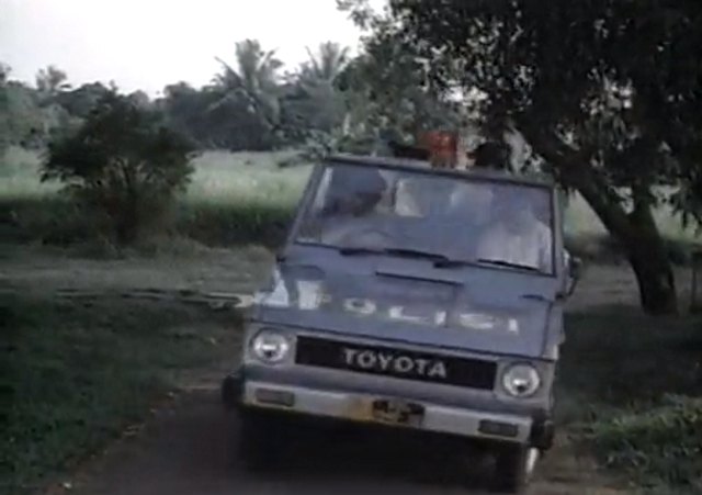IMCDb.org: 1982 Toyota Kijang [KF20] in "Jakarta, 1988"