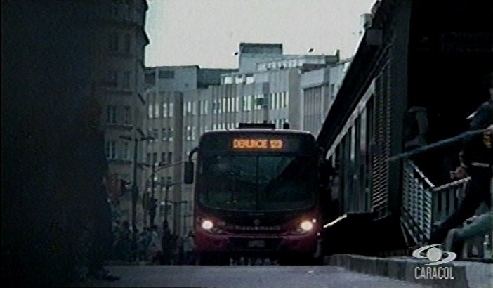 IMCDb.org: 2012 Volvo B340 M in "Fugitivos, 2014"