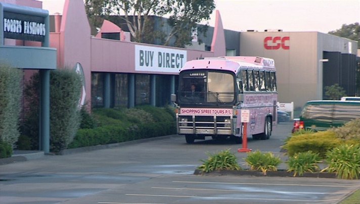 IMCDb.org: 1986 Austral Tourmaster DC122 in "Kath & Kim, 2002-2007"