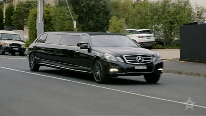IMCDb.org: Mercedes-Benz E-Klasse Stretched Limousine [W212] in "Open ...