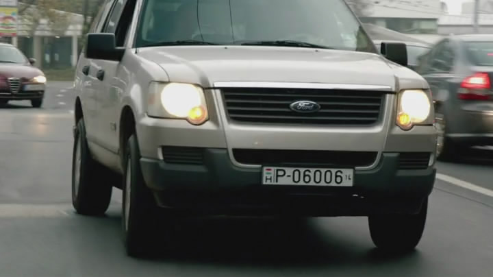 IMCDb.org: 2006 Ford Explorer [U251] in "Strike Back, 2010-2020"