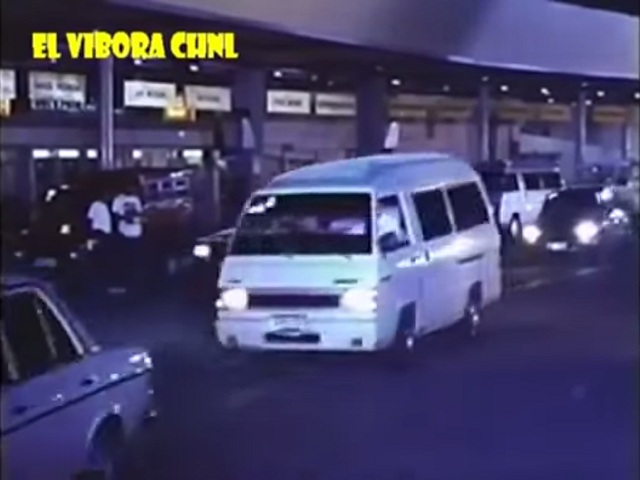 IMCDb.org: Mitsubishi L-300 Versa Van in "Lucio Margallo, 1992"