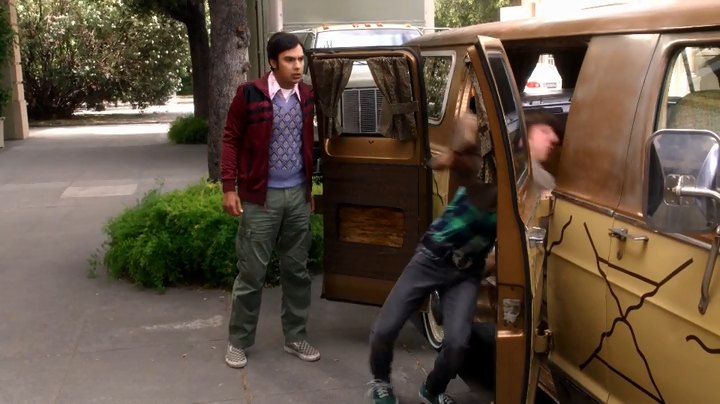 IMCDb.org: 1975 Dodge Tradesman Maxivan in "The Big Bang Theory, 2007-2019"