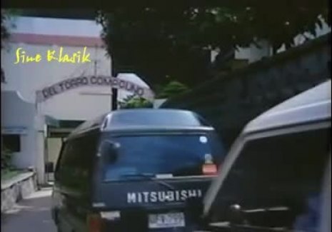IMCDb.org: Mitsubishi L-300 Versa Van in "Daniel Eskultor: Hindi ...