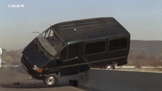 IMCDb.org: 1986 Ford Transit MkIII in "112 - Sie retten dein Leben, 2008-2009"