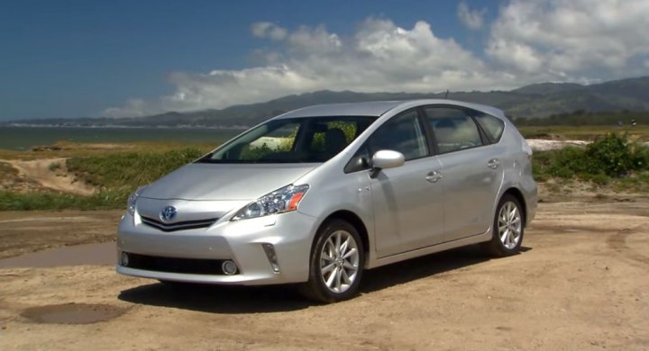 IMCDb.org: 2012 Toyota Prius v [ZVW40] in "Motorweek, 1981-2024"