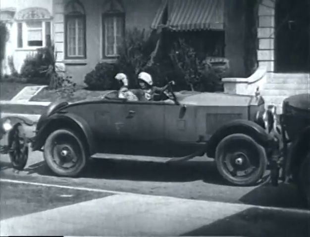 IMCDb.org: 1926 Moon Series A Arrowhead Roadster in "3 Missing Links, 1927"