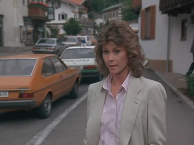 IMCDb.org: 1978 Volkswagen Passat LS B1 [Typ 32] in "Scarecrow and Mrs. King, 1983-1987"