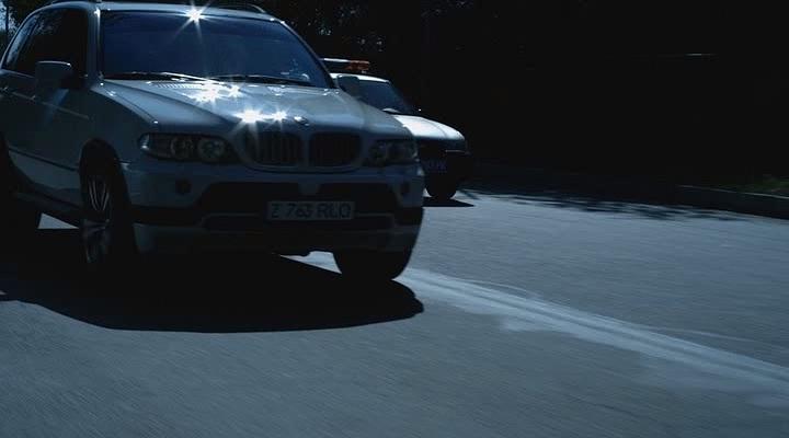 IMCDb.org: 2004 BMW X5 4.8is [E53] in "Hunting the Phantom, 2014"
