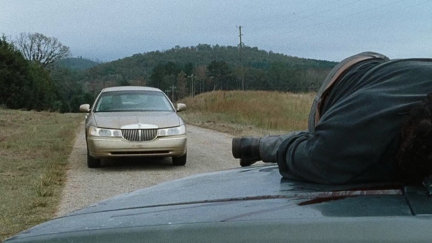 IMCDb.org: 1998 Lincoln Town Car in "The Walking Dead, 2010-2022"