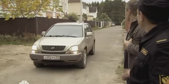 IMCDb.org: 2000 Lexus RX 300 [XU10] in "Лесник (Lesnik), 2011"